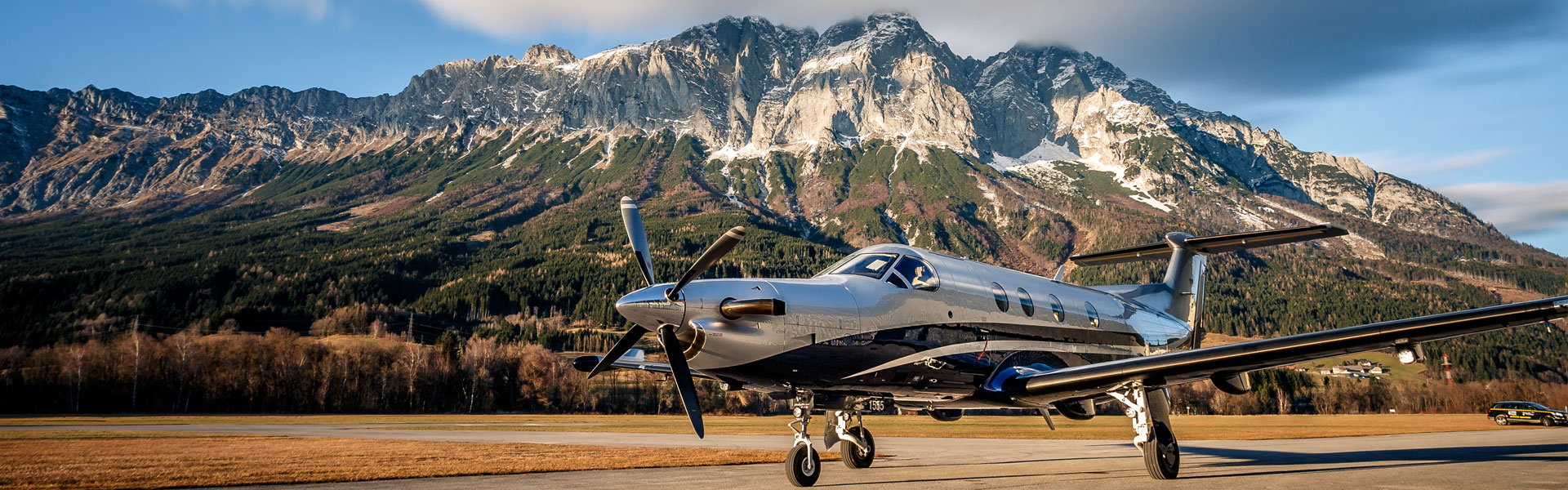 L'Avion privé - Management services.